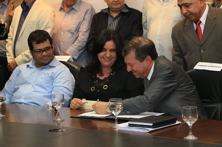Assinatura de Protocolo de Intenções Caramuru Alimentos - Prefeitura ... Assinatura de Protocolo de Intenções Caramuru Alimentos - Prefeitura ...